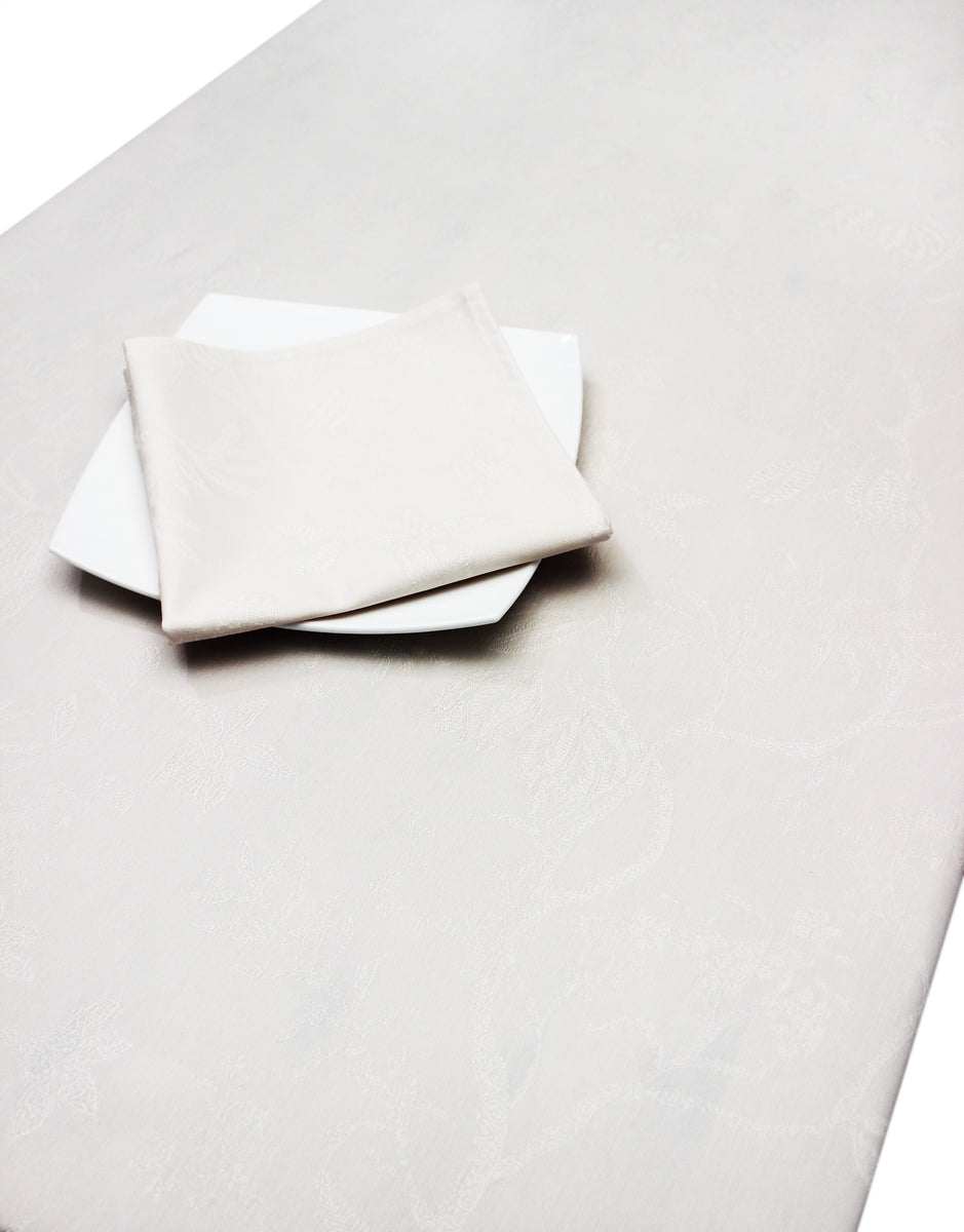 PEGGY WILKINS Christabel Table Cloths & Napkins Red or Champagne a ...